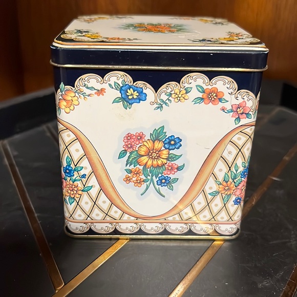 Accents | Vintage Designed By Daher Made In England Square Tin ...